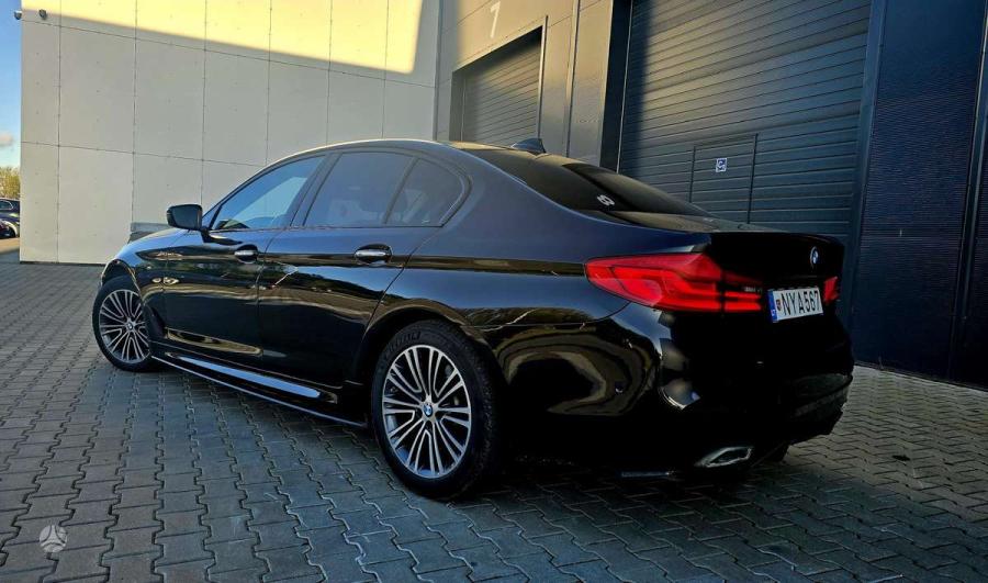 Black BMW 520 2018 in Klaipeda, with an engine capacity of 2.00 L and mileage of 180 thousand km for 25000 €, photo 9 on AUTOMOTO.COM.LV