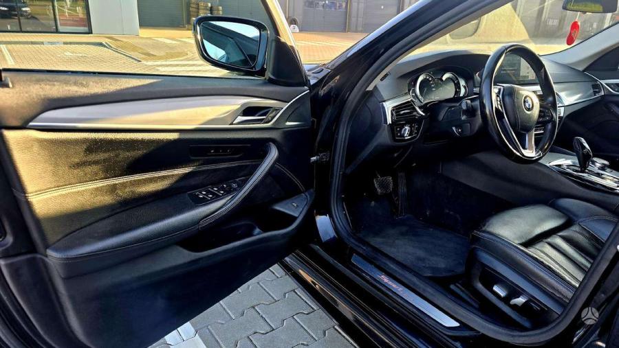 Black BMW 520 2018 in Klaipeda, with an engine capacity of 2.00 L and mileage of 180 thousand km for 25000 €, photo 11 on AUTOMOTO.COM.LV