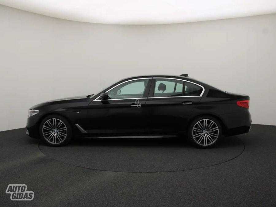 Black BMW 520 2018 in Vilnius, with an engine capacity of 2.00 L and mileage of 201 thousand km for 22499 €, photo 7 on AUTOMOTO.COM.LV