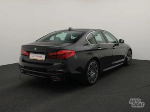 Black BMW 520 2018 in Vilnius, with an engine capacity of 2.00 L and mileage of 201 thousand km for 22499 €, photo 9 on AUTOMOTO.COM.LV