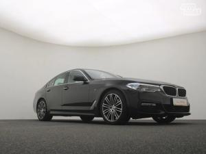 Black BMW 520 2018 in Vilnius, with an engine capacity of 2.00 L and mileage of 201 thousand km for 22499 €, photo 12 on AUTOMOTO.COM.LV