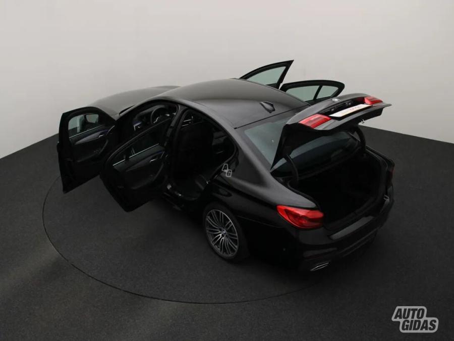 Black BMW 520 2018 in Vilnius, with an engine capacity of 2.00 L and mileage of 201 thousand km for 22499 €, photo 14 on AUTOMOTO.COM.LV