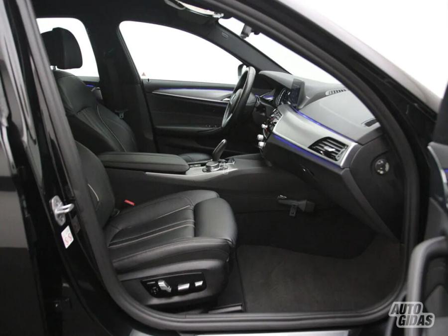 Black BMW 520 2018 in Vilnius, with an engine capacity of 2.00 L and mileage of 201 thousand km for 22499 €, photo 15 on AUTOMOTO.COM.LV