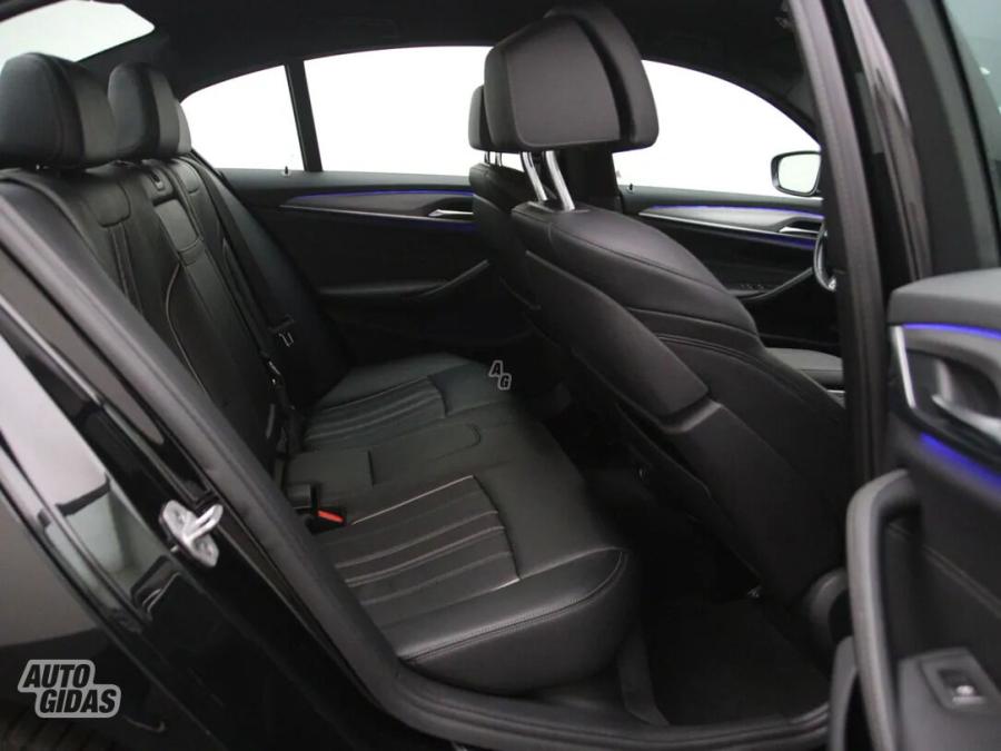 Black BMW 520 2018 in Vilnius, with an engine capacity of 2.00 L and mileage of 201 thousand km for 22499 €, photo 16 on AUTOMOTO.COM.LV