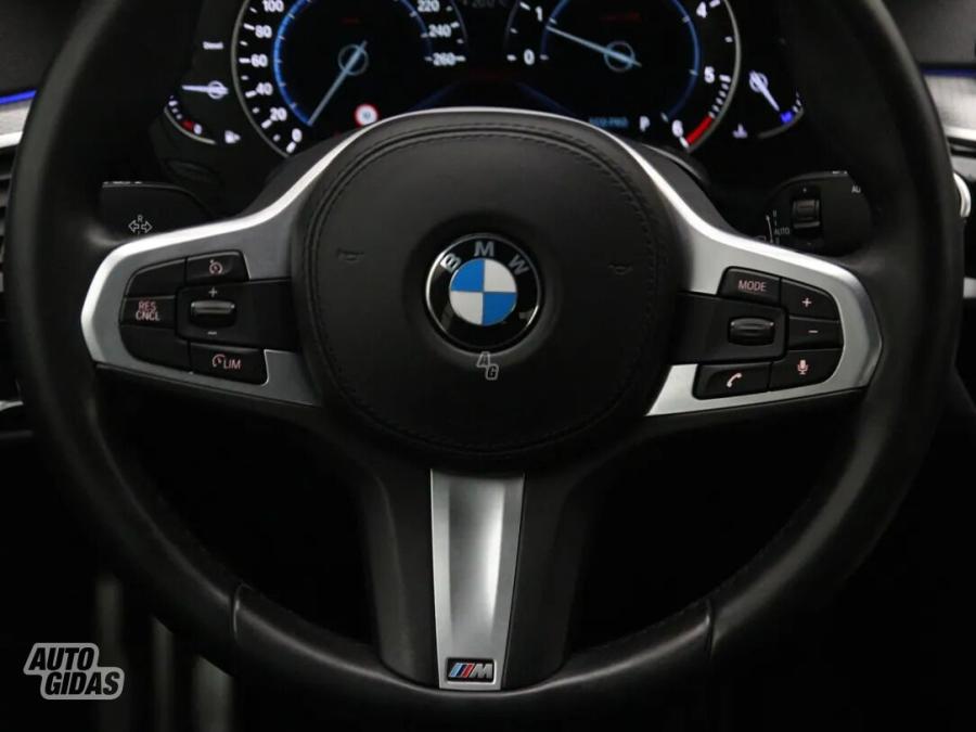 Black BMW 520 2018 in Vilnius, with an engine capacity of 2.00 L and mileage of 201 thousand km for 22499 €, photo 19 on AUTOMOTO.COM.LV