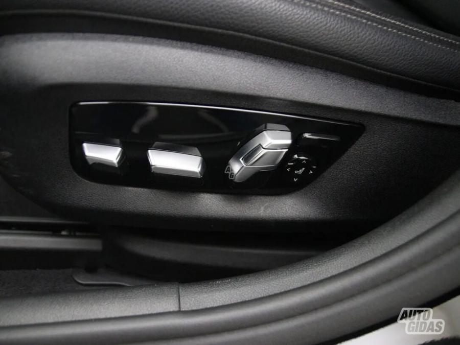 Black BMW 520 2018 in Vilnius, with an engine capacity of 2.00 L and mileage of 201 thousand km for 22499 €, photo 33 on AUTOMOTO.COM.LV