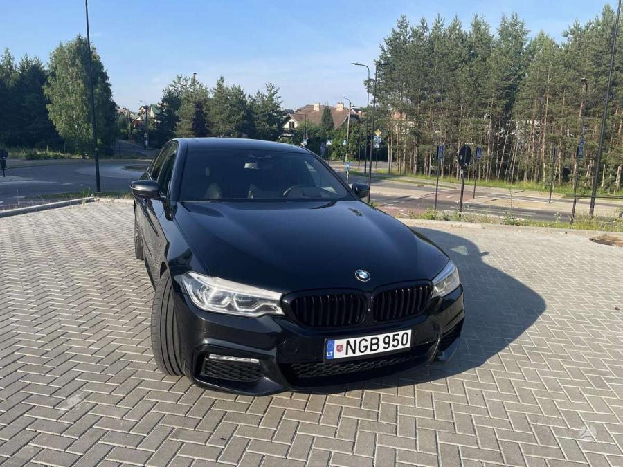 Black BMW 520 2018 in Vilnius, with an engine capacity of 2.00 L and mileage of 285 thousand km for 20450 €, photo 6 on AUTOMOTO.COM.LV