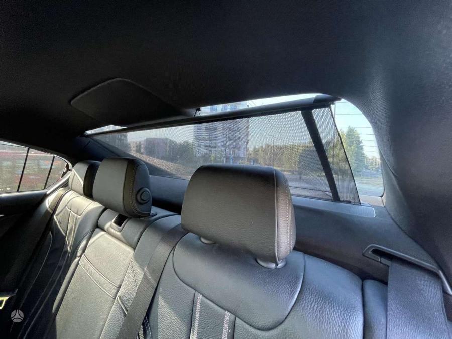 Black BMW 520 2018 in Vilnius, with an engine capacity of 2.00 L and mileage of 285 thousand km for 20450 €, photo 11 on AUTOMOTO.COM.LV