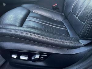 Black BMW 520 2018 in Vilnius, with an engine capacity of 2.00 L and mileage of 285 thousand km for 20450 €, photo 12 on AUTOMOTO.COM.LV
