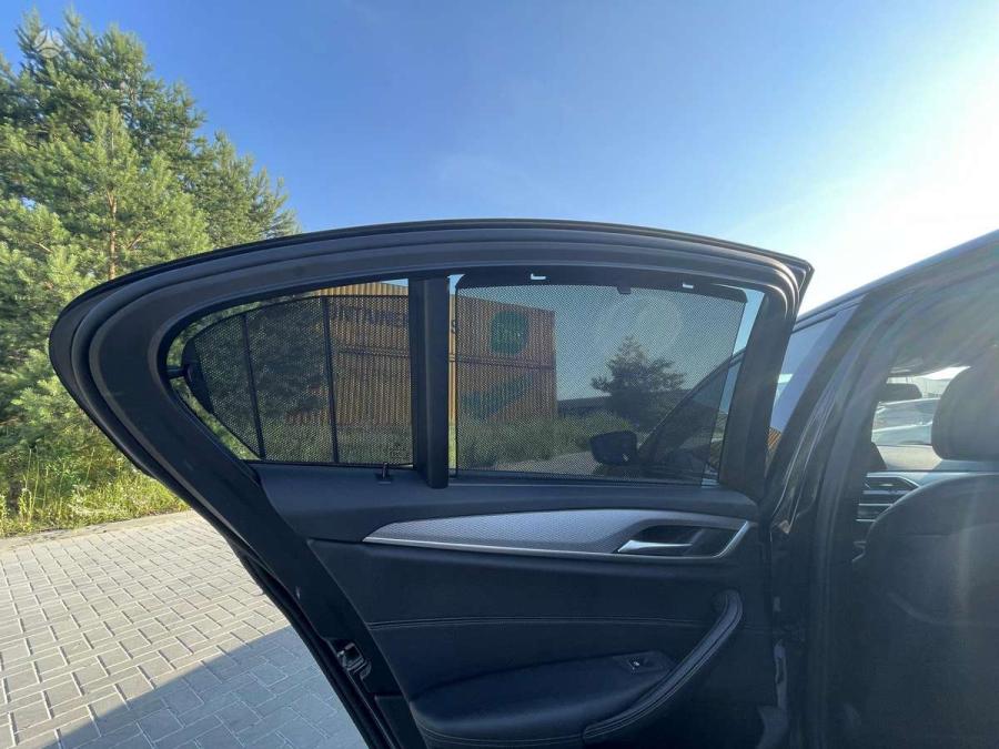 Black BMW 520 2018 in Vilnius, with an engine capacity of 2.00 L and mileage of 285 thousand km for 20450 €, photo 13 on AUTOMOTO.COM.LV