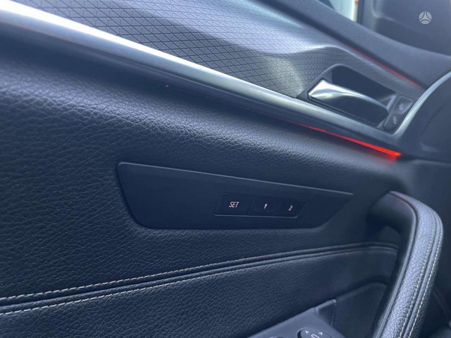 Black BMW 520 2018 in Vilnius, with an engine capacity of 2.00 L and mileage of 285 thousand km for 20450 €, photo 14 on AUTOMOTO.COM.LV