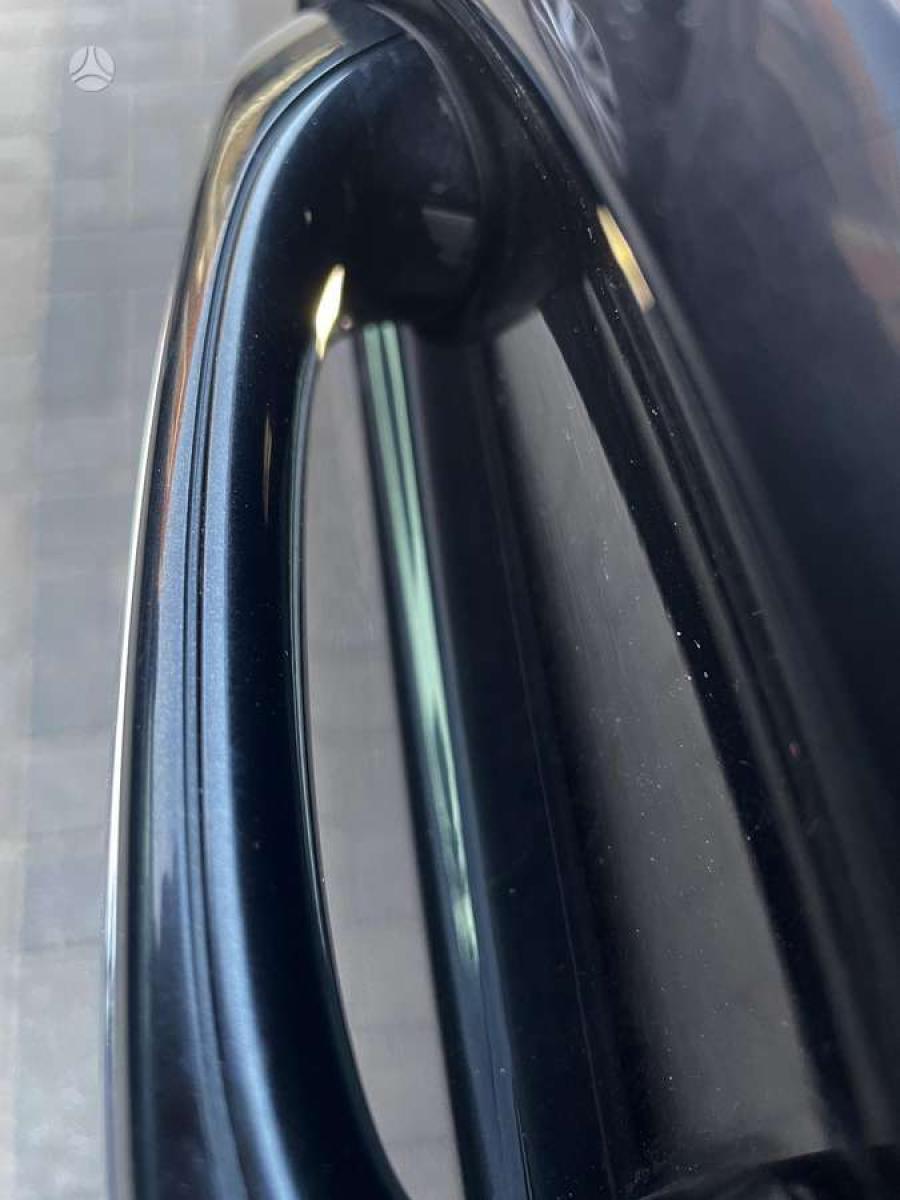 Black BMW 520 2018 in Vilnius, with an engine capacity of 2.00 L and mileage of 285 thousand km for 20450 €, photo 16 on AUTOMOTO.COM.LV