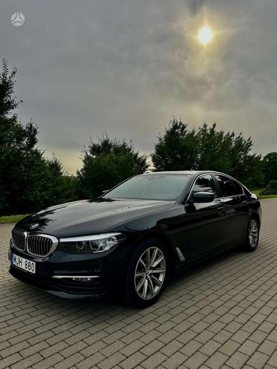 Black BMW 520 2018 in Vilnius, with an engine capacity of 2.00 L and mileage of 103 thousand km for 21000 €, photo 4 on AUTOMOTO.COM.LV