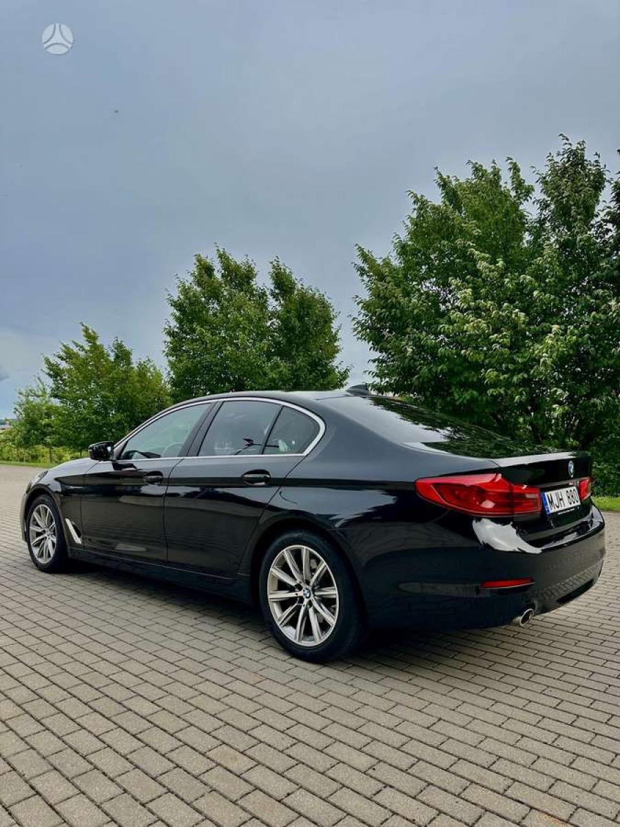 Black BMW 520 2018 in Vilnius, with an engine capacity of 2.00 L and mileage of 103 thousand km for 21000 €, photo 6 on AUTOMOTO.COM.LV