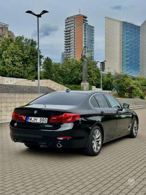Black BMW 520 2018 in Vilnius, with an engine capacity of 2.00 L and mileage of 103 thousand km for 21000 €, photo 7 on AUTOMOTO.COM.LV
