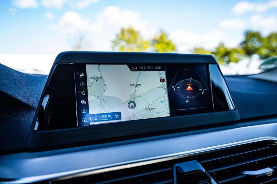Black BMW 520 2018 in Vilnius, with an engine capacity of 2.00 L and mileage of 103 thousand km for 21000 €, photo 15 on AUTOMOTO.COM.LV
