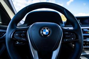Black BMW 520 2018 in Vilnius, with an engine capacity of 2.00 L and mileage of 103 thousand km for 21000 €, photo 17 on AUTOMOTO.COM.LV