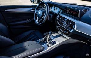 Black BMW 520 2018 in Vilnius, with an engine capacity of 2.00 L and mileage of 103 thousand km for 21000 €, photo 18 on AUTOMOTO.COM.LV
