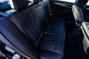 Black BMW 520 2018 in Vilnius, with an engine capacity of 2.00 L and mileage of 103 thousand km for 21000 €, photo 20 on AUTOMOTO.COM.LV