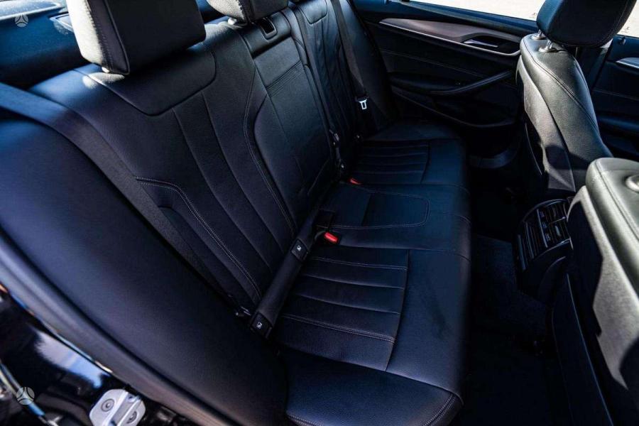Black BMW 520 2018 in Vilnius, with an engine capacity of 2.00 L and mileage of 103 thousand km for 21000 €, photo 20 on AUTOMOTO.COM.LV