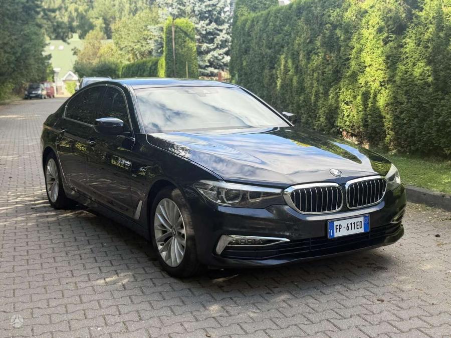 Black BMW 520 2018 in Vilnius, with an engine capacity of 2.00 L and mileage of 230 thousand km for 17500 €, photo 3 on AUTOMOTO.COM.LV