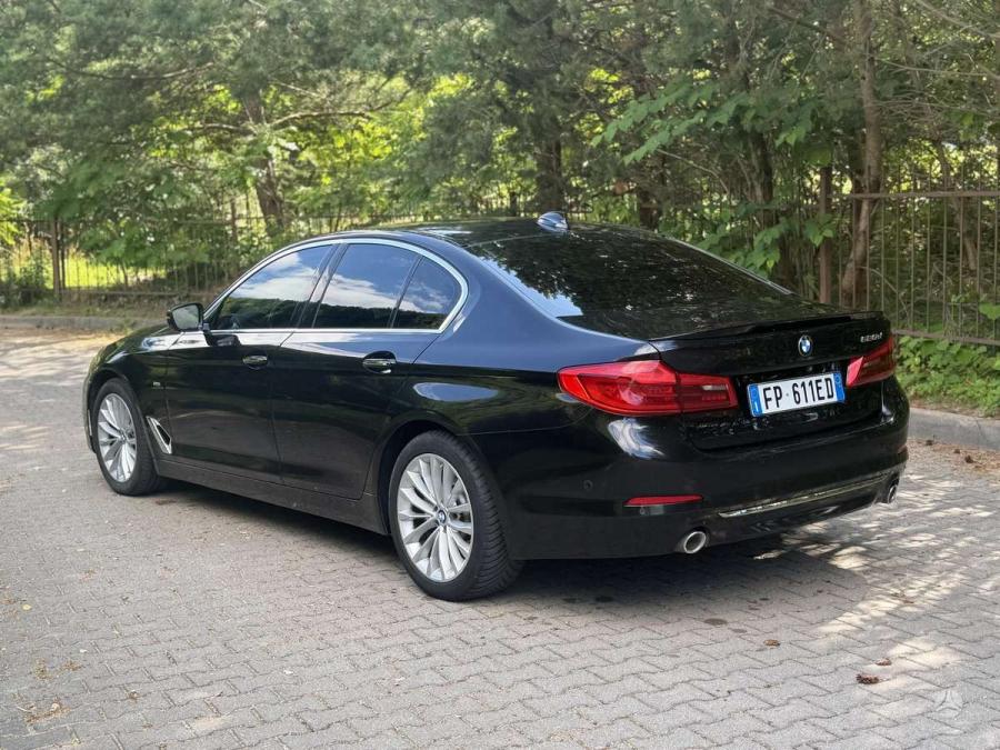 Black BMW 520 2018 in Vilnius, with an engine capacity of 2.00 L and mileage of 230 thousand km for 17500 €, photo 9 on AUTOMOTO.COM.LV