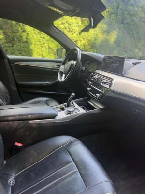 Black BMW 520 2018 in Vilnius, with an engine capacity of 2.00 L and mileage of 230 thousand km for 17500 €, photo 10 on AUTOMOTO.COM.LV