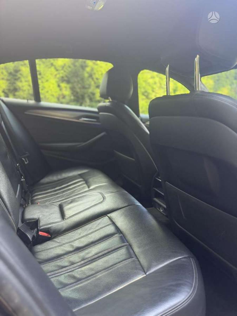 Black BMW 520 2018 in Vilnius, with an engine capacity of 2.00 L and mileage of 230 thousand km for 17500 €, photo 11 on AUTOMOTO.COM.LV