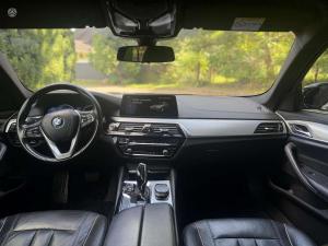 Black BMW 520 2018 in Vilnius, with an engine capacity of 2.00 L and mileage of 230 thousand km for 17500 €, photo 12 on AUTOMOTO.COM.LV