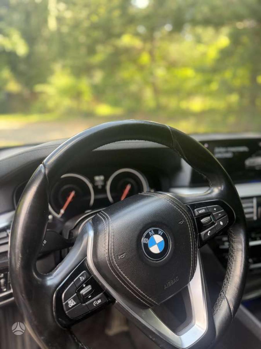 Black BMW 520 2018 in Vilnius, with an engine capacity of 2.00 L and mileage of 230 thousand km for 17500 €, photo 16 on AUTOMOTO.COM.LV