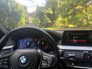 Black BMW 520 2018 in Vilnius, with an engine capacity of 2.00 L and mileage of 230 thousand km for 17500 €, photo 20 on AUTOMOTO.COM.LV