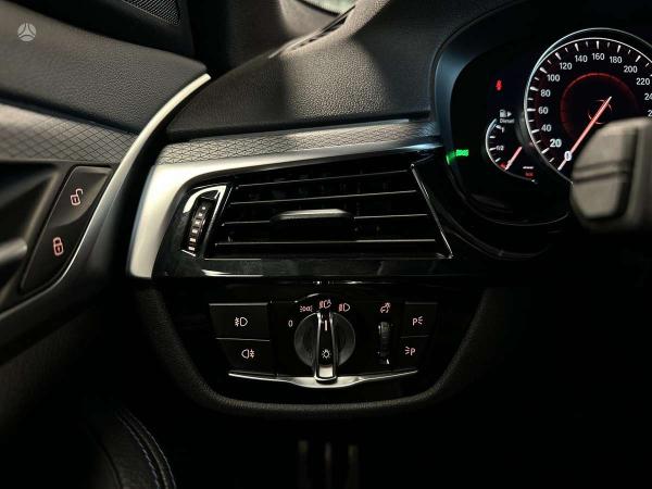 Melns BMW 520 2018 Klaipėda, ar dzinēja tilpumu 2.00 L un nobraukumu 268 tūkst. km par 21950 €, foto 11 vietnē AUTOMOTO.COM.LV