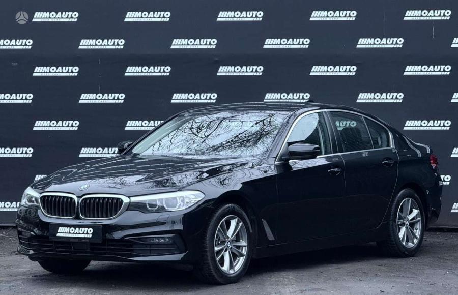 Black BMW 520 2019 in Vilnius, with an engine capacity of 2.00 L and mileage of 150 thousand km for 18999 €, photo 1 on AUTOMOTO.COM.LV