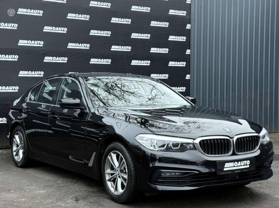Black BMW 520 2019 in Vilnius, with an engine capacity of 2.00 L and mileage of 150 thousand km for 18999 €, photo 5 on AUTOMOTO.COM.LV