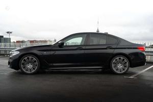 Black BMW 520 2019 in Vilnius, with an engine capacity of 2.00 L and mileage of 156 thousand km for 23900 €, photo 3 on AUTOMOTO.COM.LV