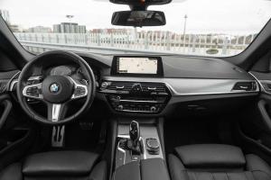 Black BMW 520 2019 in Vilnius, with an engine capacity of 2.00 L and mileage of 156 thousand km for 23900 €, photo 16 on AUTOMOTO.COM.LV