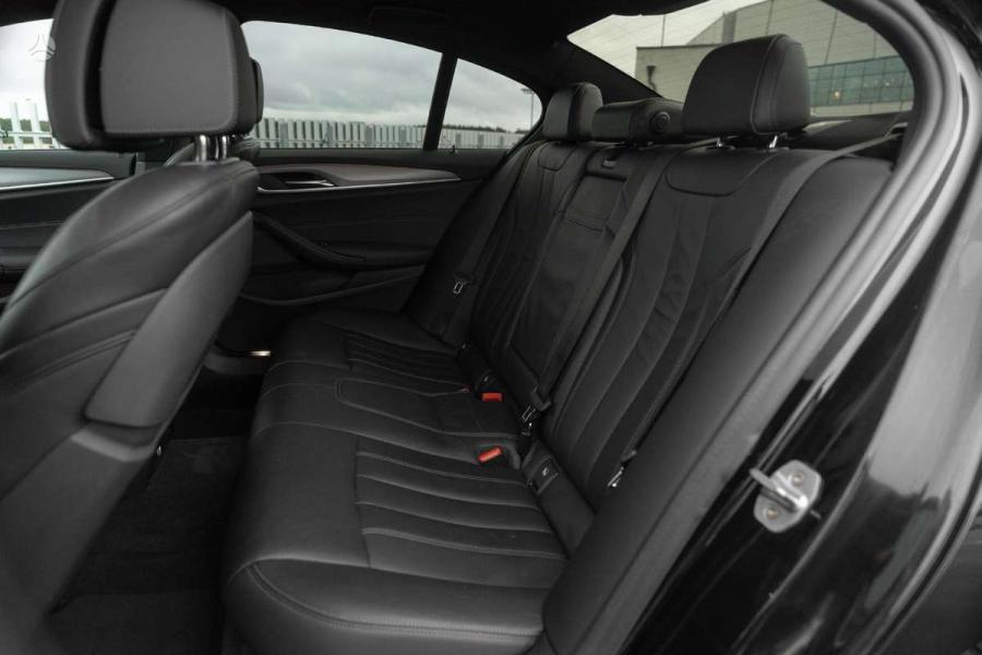 Black BMW 520 2019 in Vilnius, with an engine capacity of 2.00 L and mileage of 156 thousand km for 23900 €, photo 17 on AUTOMOTO.COM.LV