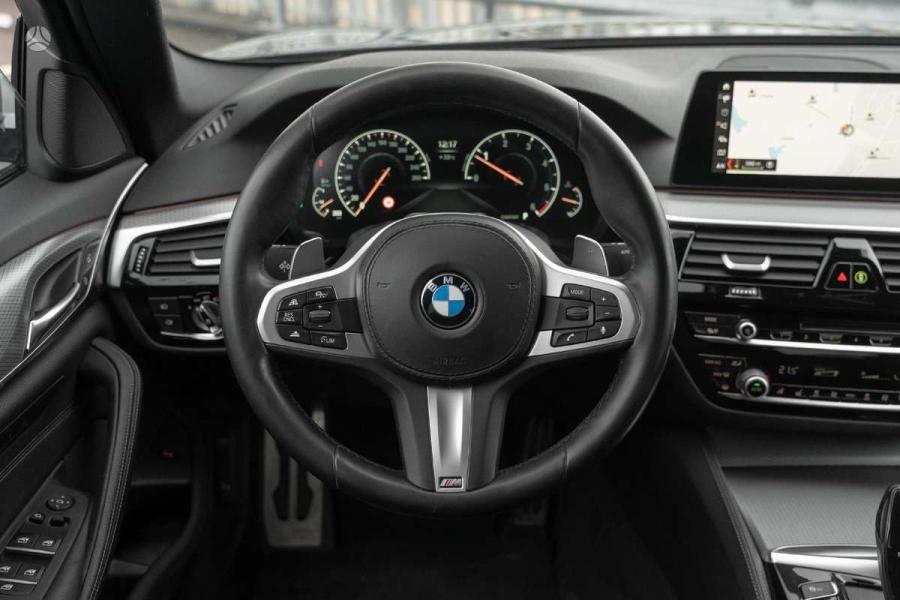 Black BMW 520 2019 in Vilnius, with an engine capacity of 2.00 L and mileage of 156 thousand km for 23900 €, photo 20 on AUTOMOTO.COM.LV