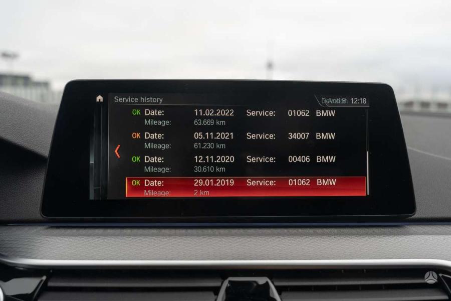 Black BMW 520 2019 in Vilnius, with an engine capacity of 2.00 L and mileage of 156 thousand km for 23900 €, photo 30 on AUTOMOTO.COM.LV