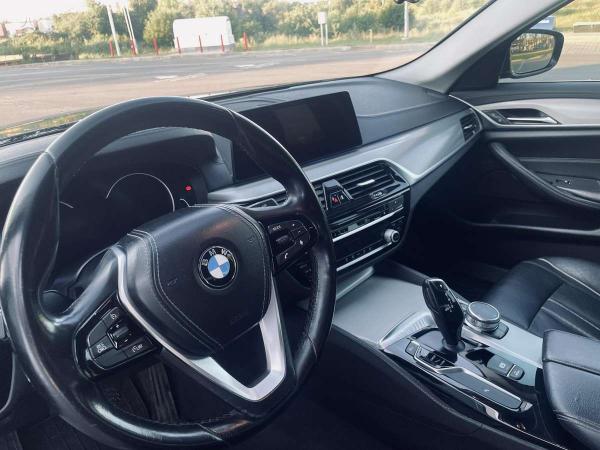 Black BMW 520 2019 in Vilnius, with an engine capacity of 2.00 L and mileage of 173 thousand km for 15950 €, photo 6 on AUTOMOTO.COM.LV