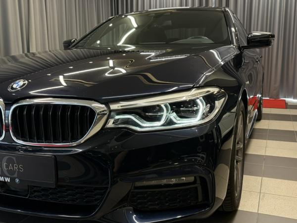 Black BMW 520 2019 in Riga, with an engine capacity of 2.00 L and mileage of 168 thousand km for 25490 €, photo 8 on AUTOMOTO.COM.LV