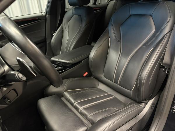 Black BMW 520 2019 in Riga, with an engine capacity of 2.00 L and mileage of 168 thousand km for 25490 €, photo 9 on AUTOMOTO.COM.LV
