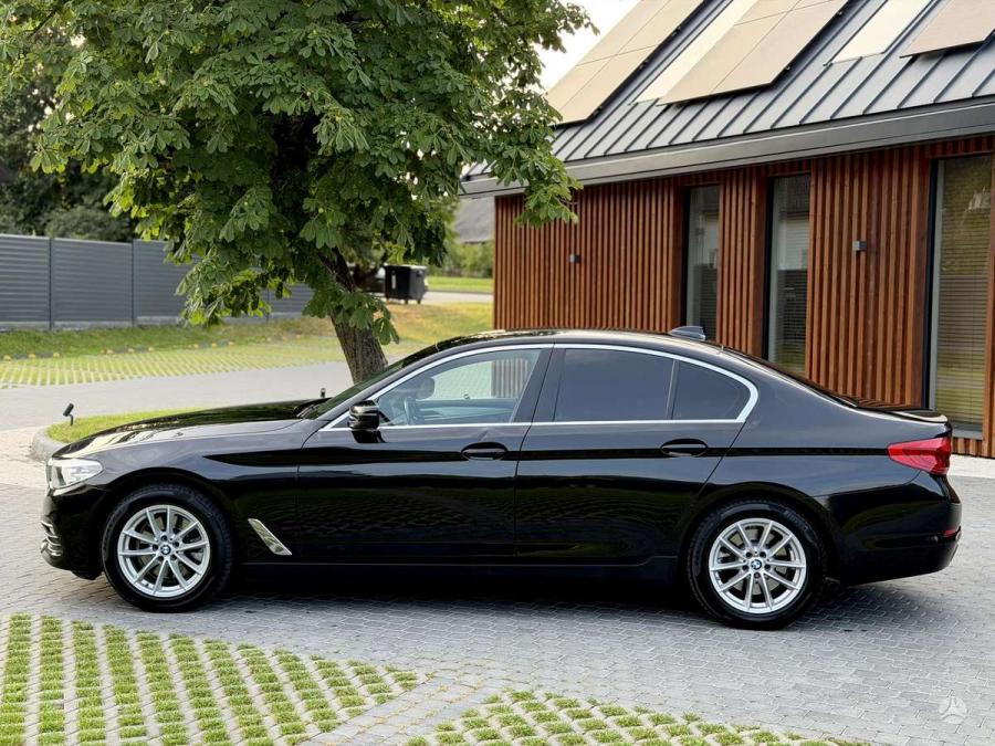 Black BMW 520 2019 in Vilnius, with an engine capacity of 2.00 L and mileage of 253 thousand km for 15500 €, photo 5 on AUTOMOTO.COM.LV