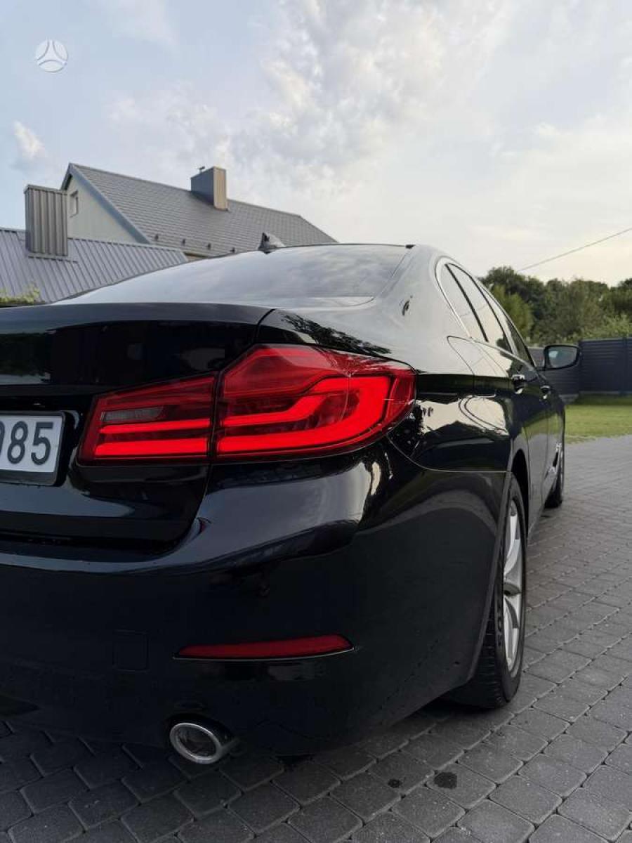 Black BMW 520 2019 in Vilnius, with an engine capacity of 2.00 L and mileage of 253 thousand km for 15500 €, photo 13 on AUTOMOTO.COM.LV