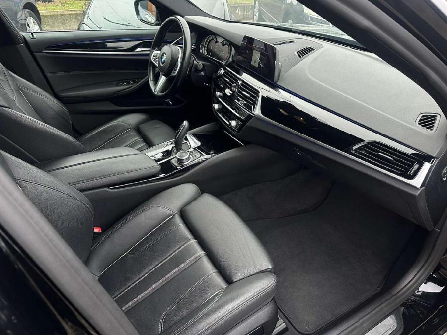 Black BMW 520 2020 in Panevezys, with an engine capacity of 2.00 L and mileage of 377 thousand km for 17545 €, photo 15 on AUTOMOTO.COM.LV
