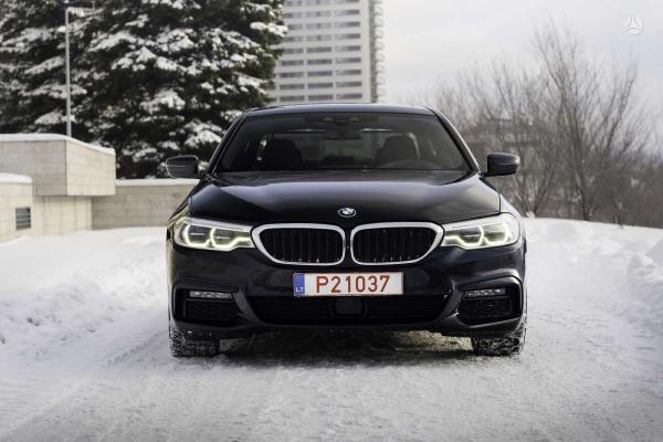 Black BMW 520 2020 in Vilnius, with an engine capacity of 2.00 L and mileage of 251 thousand km for 22800 €, photo 3 on AUTOMOTO.COM.LV