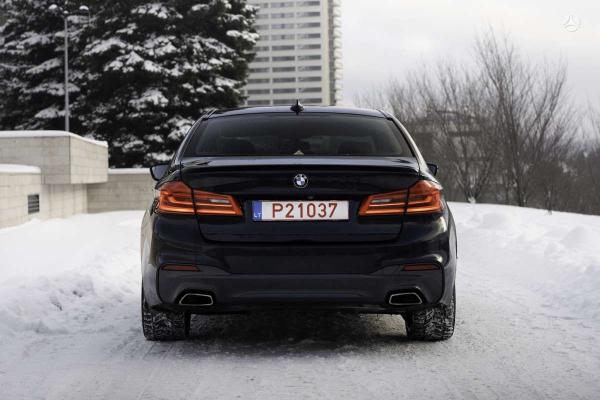 Black BMW 520 2020 in Vilnius, with an engine capacity of 2.00 L and mileage of 251 thousand km for 22800 €, photo 8 on AUTOMOTO.COM.LV