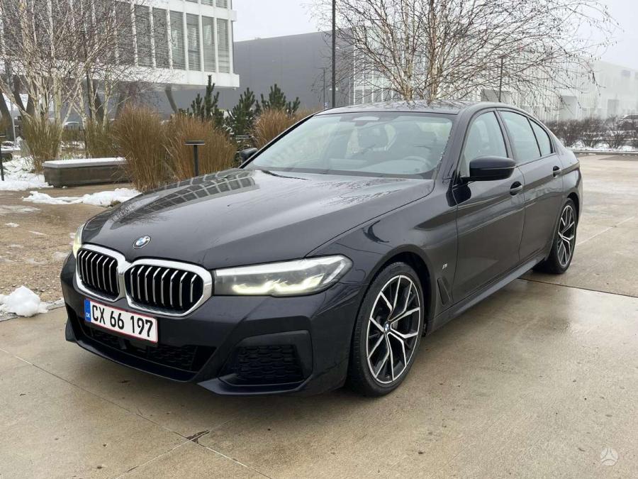 Black BMW 520 2020 in Vilnius, with an engine capacity of 2.00 L and mileage of 194 thousand km for 26500 €, photo 1 on AUTOMOTO.COM.LV