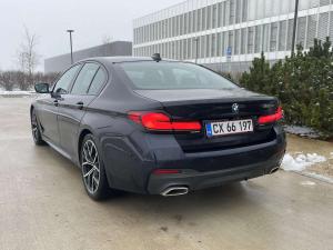 Black BMW 520 2020 in Vilnius, with an engine capacity of 2.00 L and mileage of 194 thousand km for 26500 €, photo 2 on AUTOMOTO.COM.LV