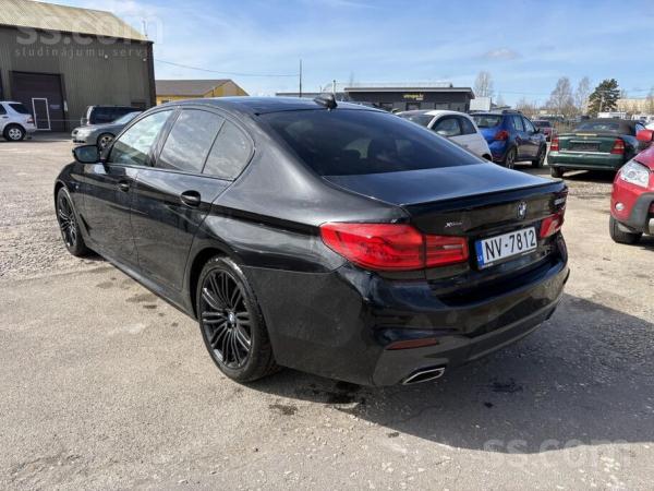 Black BMW 520 2020 in Riga, with an engine capacity of 2.00 L and mileage of 90 thousand km for 25500 €, photo 4 on AUTOMOTO.COM.LV